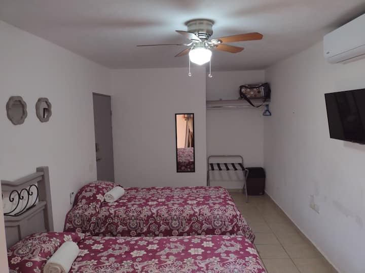 Casa Bonita Completa Muy Limpia, Amplia Y Cómoda - Guadalupe, Mexico