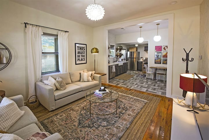 Charming House In "Historically Hip" Cooper-young - Memphis, TN