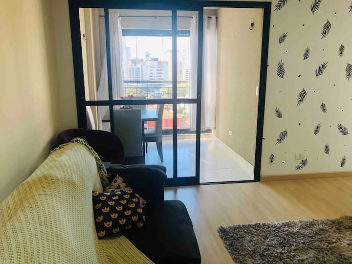 Iluminado Apartamento No Centro Com Garagem - Curitiba