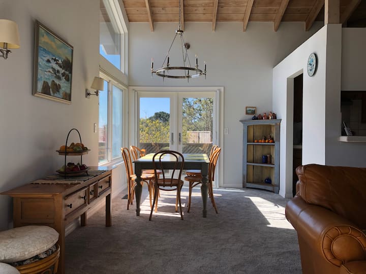 Quiet, Clean, Prime Spot, 2-story 2-bedroom For 4 - Aptos