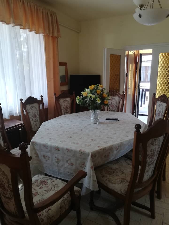 Színvonalas Munkásotthon Debrecentől 20 Km.-re! - Hajdúszoboszló