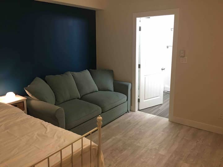 Elegant Suite In Central Coquitlam - Coquitlam