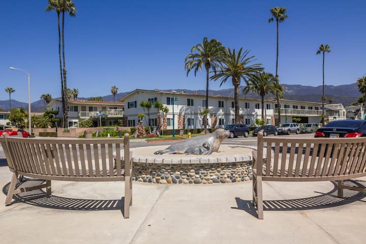 Steps To Beach/pool/ev Charger/parking/king Bed - Carpinteria, CA