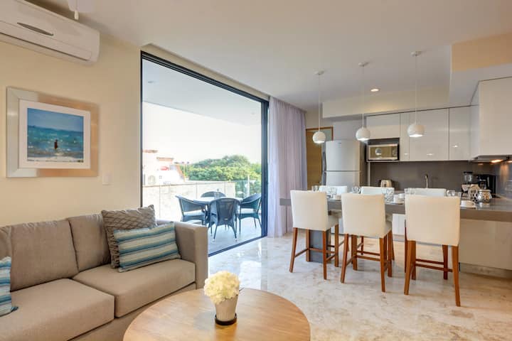 Modern 2br, Central, Garage, Pool, Gym - Playa del Carmen