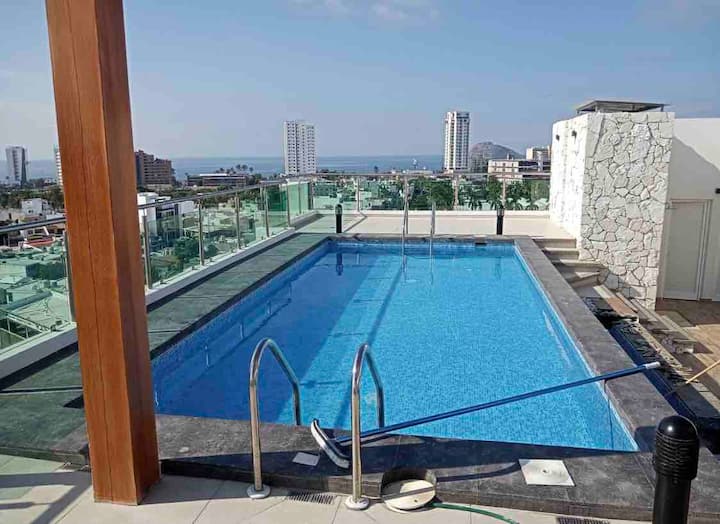 Departamento Cerca Del Malecón De Mazatlán. - Mazatlán