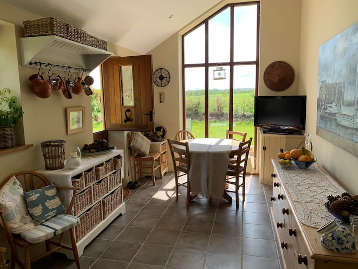 Two Adorable  Bedrooms Within My Somerset Cottage - Yeovil
