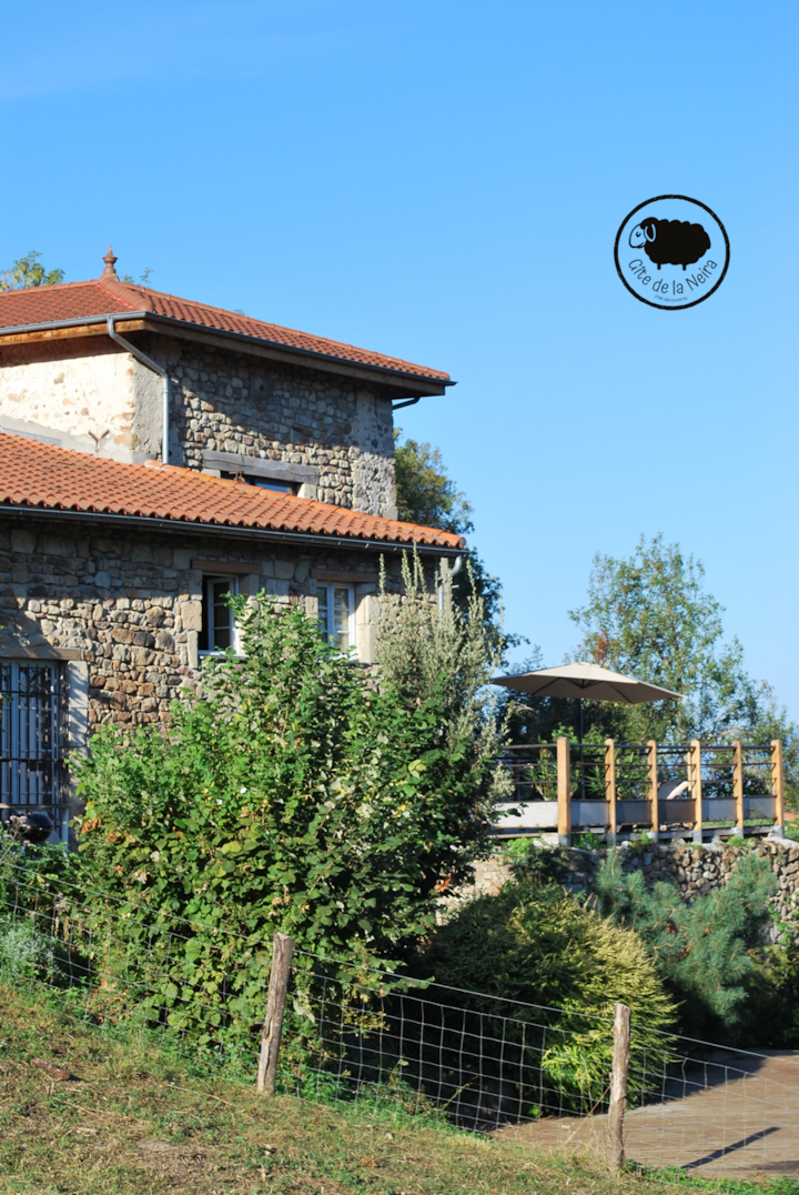 Gîte De La Neira, Maison En Toscane Auvergnate - Lezoux