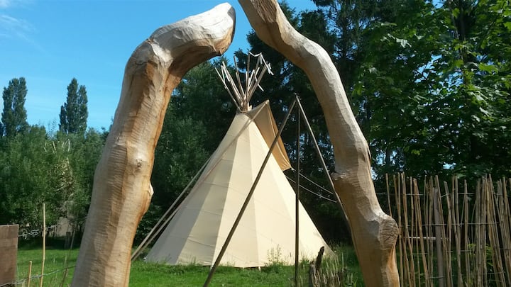 In Een Tipi Genieten Van Het Wildernisgevoel - Deventer