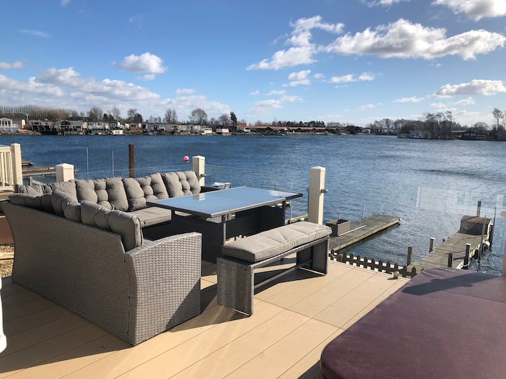 Luxury Lakeside Holiday Home , Tattershall Lakes. - Lincolnshire