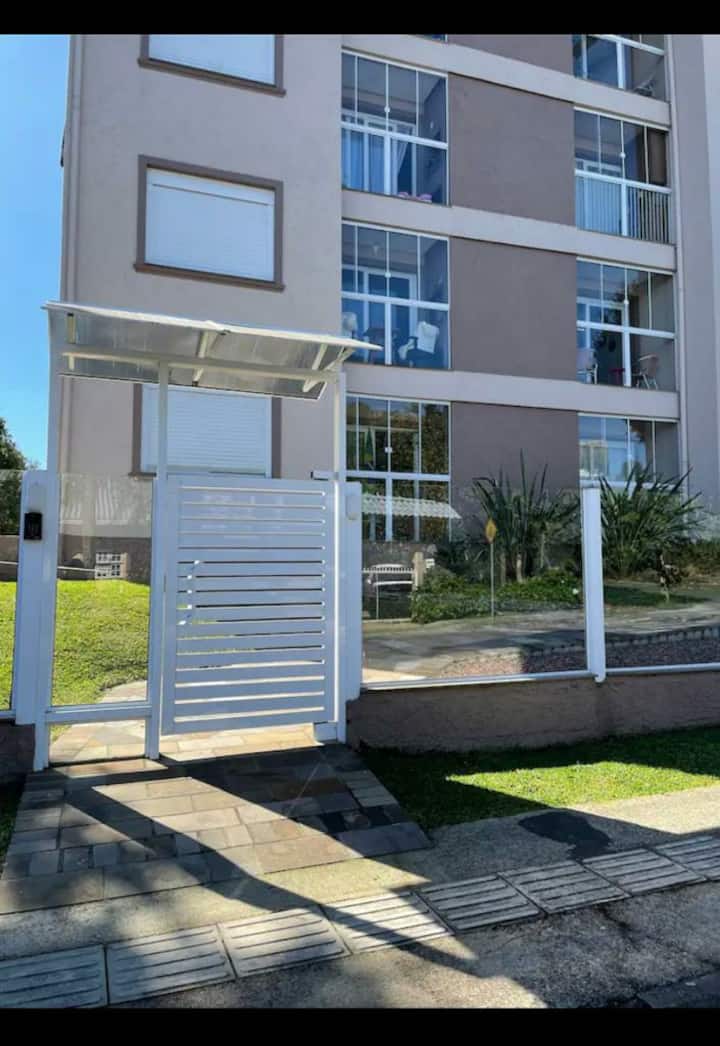 Apartamento Bem Gradável, Com Estacionamento - Canela