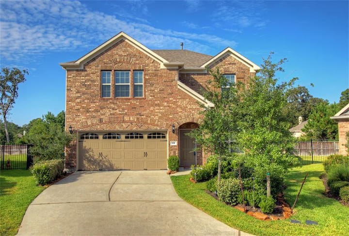 Beautiful House At The Woodlands - Tomball, TX