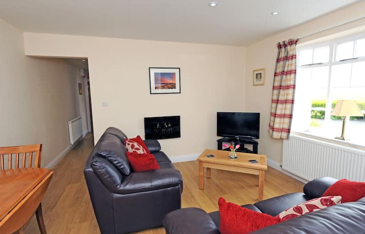 The Coach House  - Beautiful Beaches - Tenby