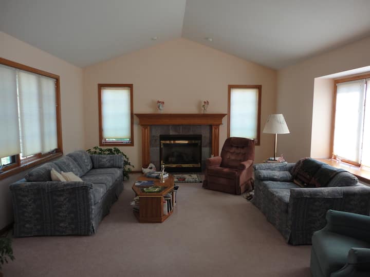 Quite Place To Stay Northwest Of Milwaukee - Grafton, WI
