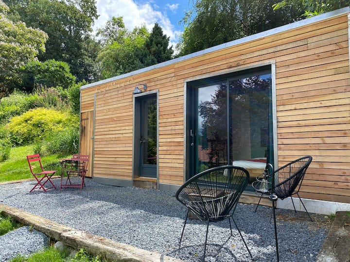 L’atelier Du Bonheur,
Discret Au Cœur D’un Jardin - Ardennes