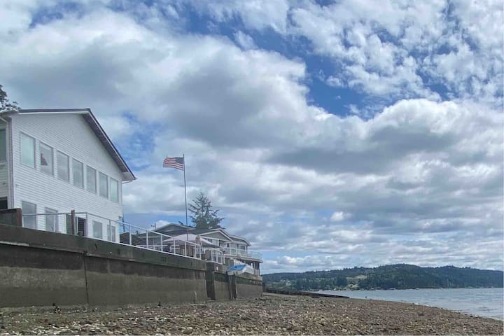 Ocean & Beach Front Hood Canal Home 3+br/3ba - Potlatch State Park, Shelton