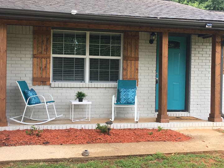 Beautiful Entire 3 Bedroom Home Nice Quiet Area. - Villa Rica, GA