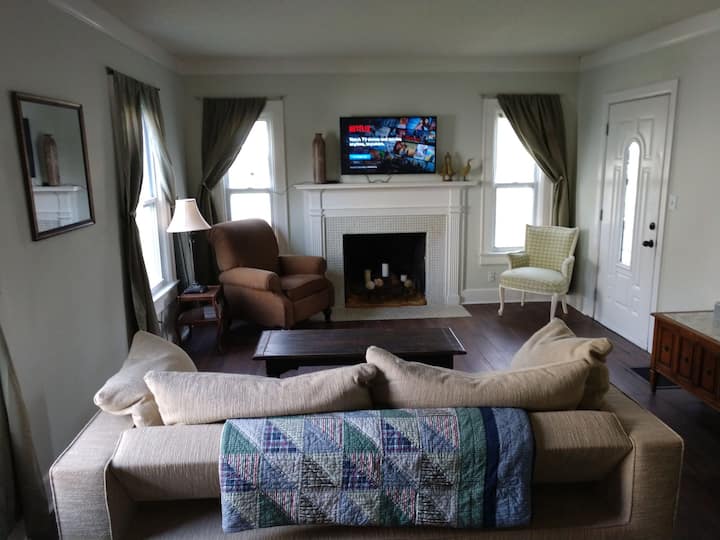 Conveniently Located, Pet Friendly, 3 Bed/2ba - Chattanooga, TN