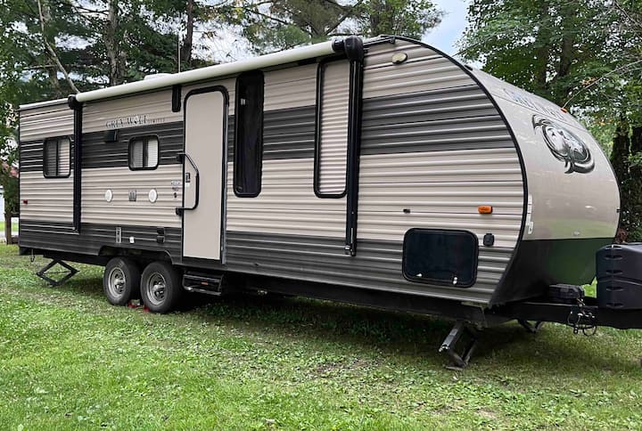 Off-road Hideout*traversecity* Pets Stay Free - Traverse City, MI