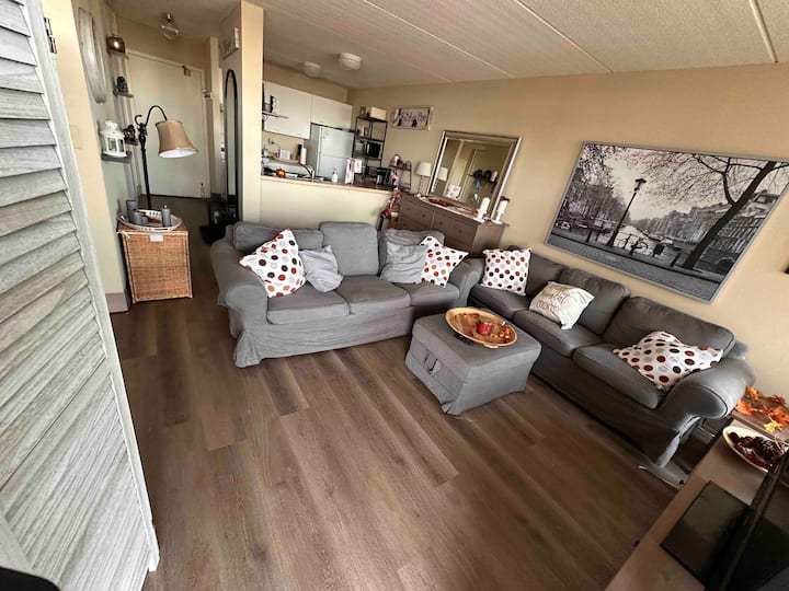 Queen Studio By O’hare - Elmhurst, IL