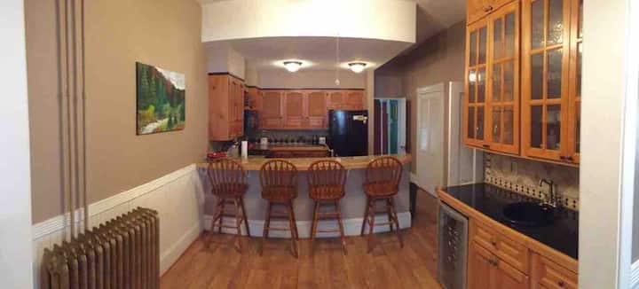 Room #6 (Sleeps 4) - Ouray, CO