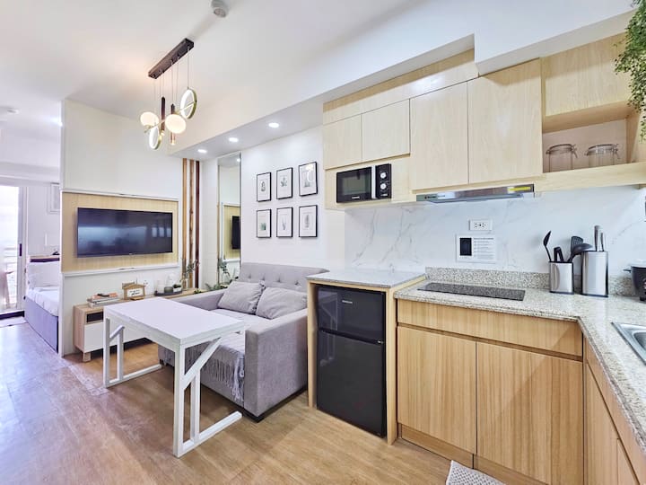 Unit Elisse: Cozy 1br Condo Cloverleaf Quezon City - Navotas