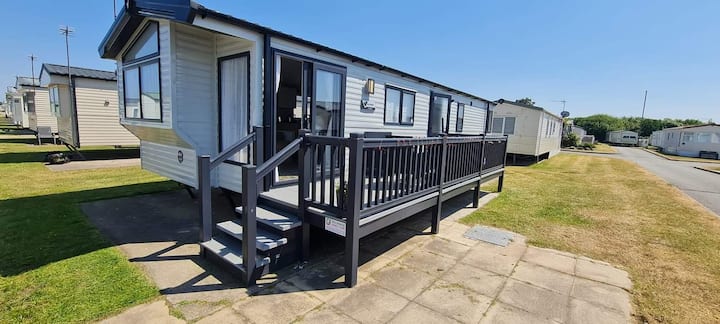 Caravan Mikey - Rhyl