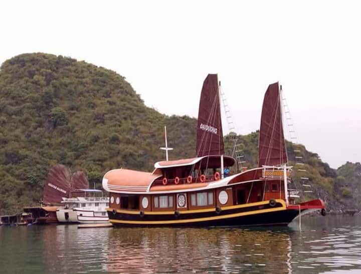Private 7 Cabins Cruise Halong Bay - Vietnam