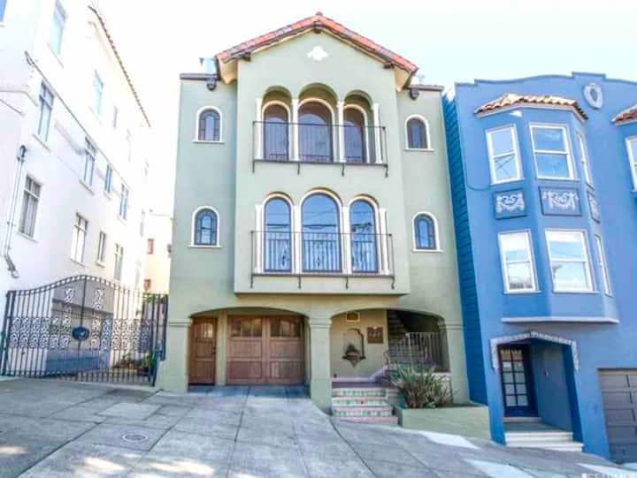 Spacious 2br 2ba Marina Flat - San Francisco