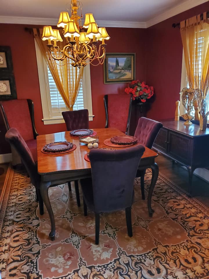 Historic Converse Heights
Private Room - Spartanburg, SC
