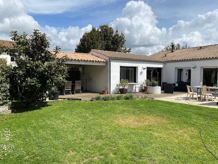 Maison 130 M², Jardin 700m², 1 Km Centre Ville - Rochefort, France