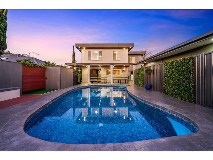 Style, Sophistication & Charm This Home Has It All - Adelaide