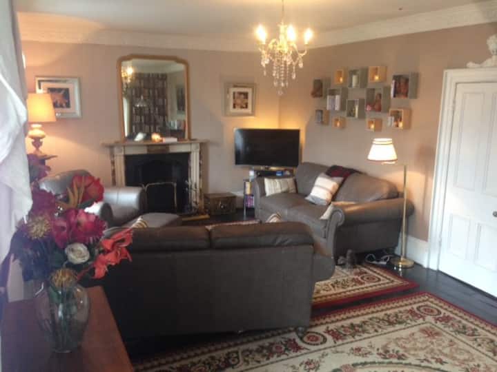 Llangollen (Castle View) Double Bedroom - llangollen