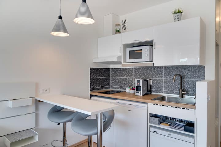 Studio La Plage: Top Position! Free Parking & Ac - Roquebrune-Cap-Martin