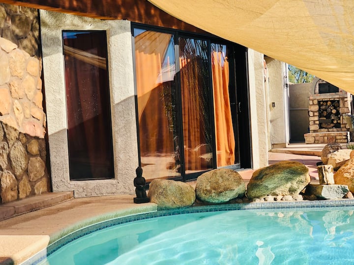 Speakeasy Oasis Guesthouse - Catalina Foothills, AZ