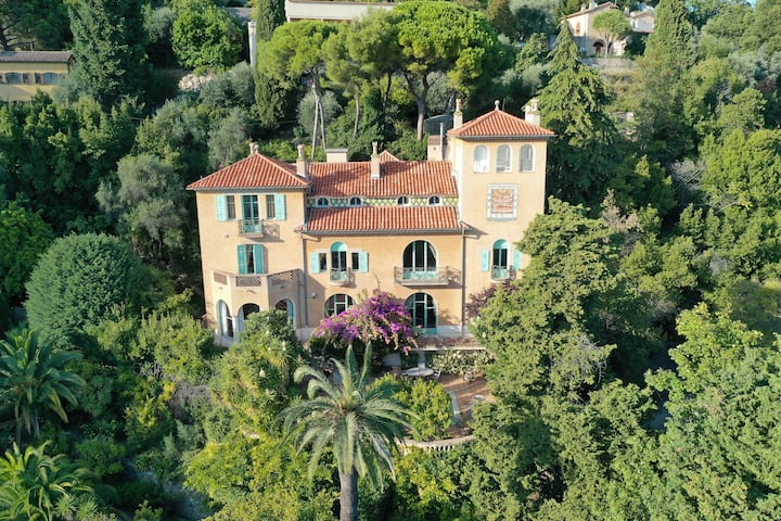 Neo-provencal Villa With Pool And Amazing Views - Grasse