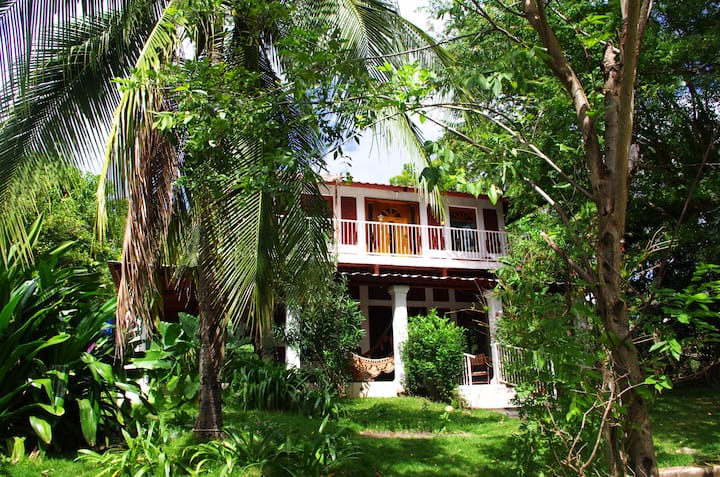 The White House, 4 Bedroom 2 Bath On Ometepe Isle - Nicaragua