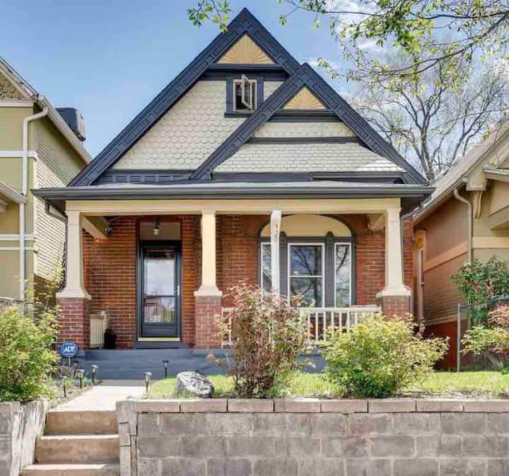 Charming Rino Victorian | $0 Cleaning Fee & Yard - Denver, CO