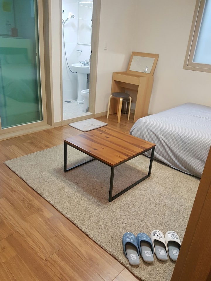 Studio05. Suyeong Stn 2mins By Walk.
수영역 도보2분 원룸. - Busan