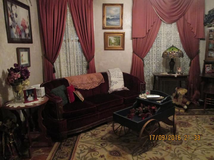 Annie's Room - Milwaukee, WI
