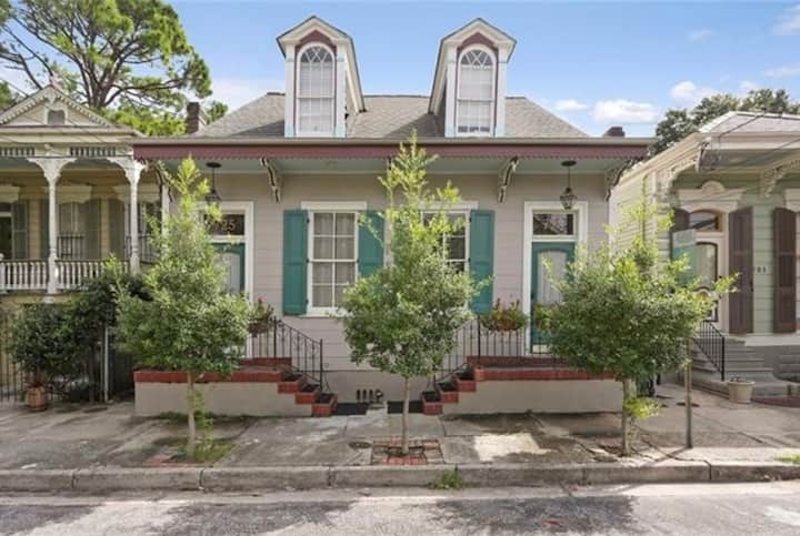Courtyard Apartment In The Best Location - New Orleans, LA