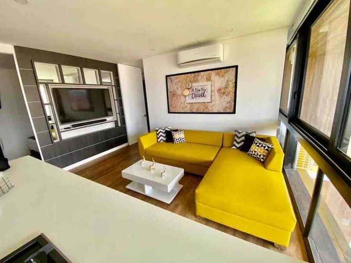 Energy Living 2 Bedroom 2 Bath Apt.16 Floor. - Medellín