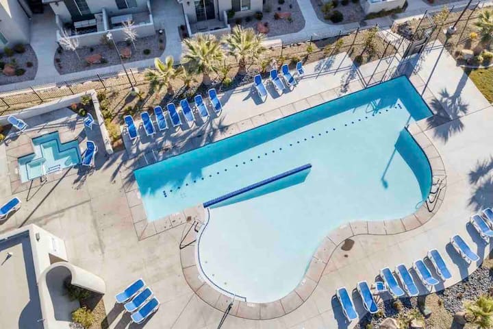 Newly Remodeled Townhome! - Bunk Room|heated Pool - St. George, UT