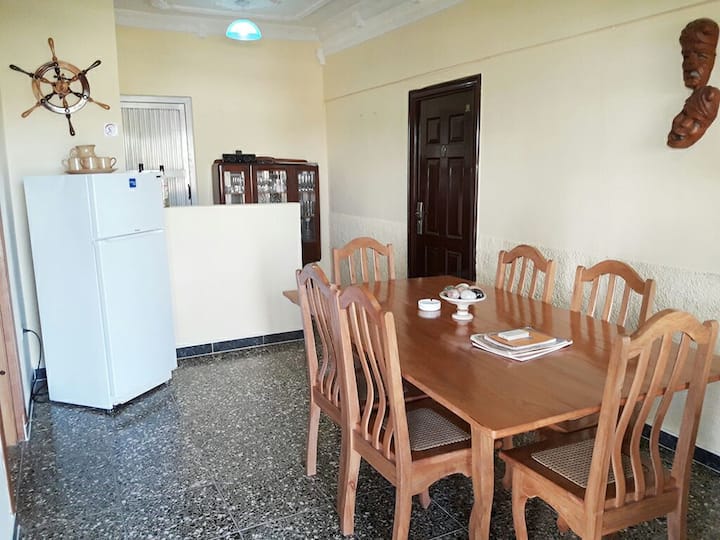 Modern 2br/2ba Apartment 50 M From The Bay Of Pig - Bahamas