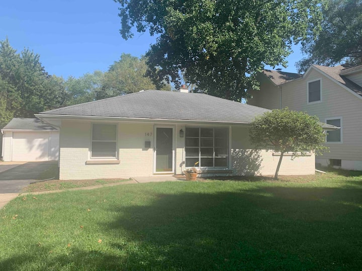 Cheerful 3- Bedroom! - Arlington Heights, IL