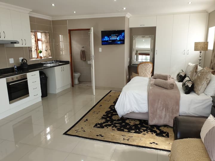 Studio Apartment @ Pongola Road Self-catering - Despatch