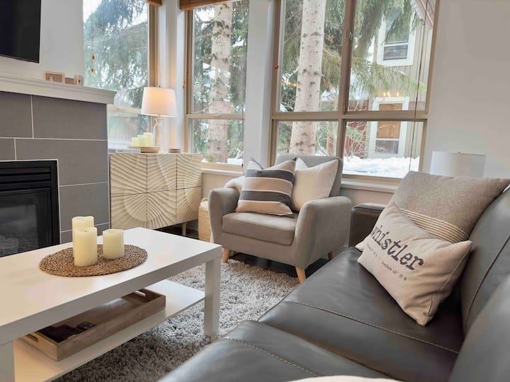 The Alpine Nook-cozy Hideaway, Steps From Village - Whistler