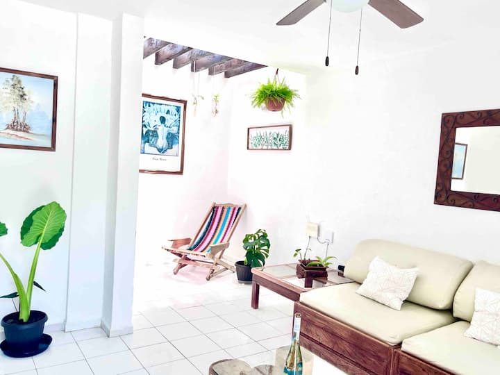 Las Tulias  "Casa Entera , En Calle Privada’’ - Mérida