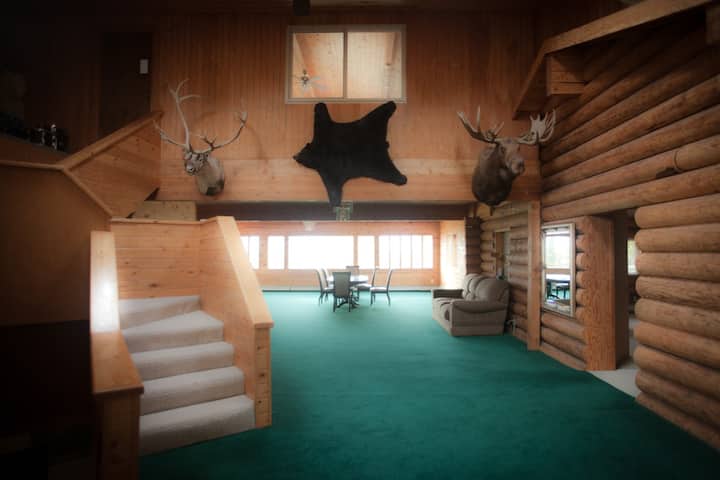 Big Eddy Lodge: Spectacular Views, Giant House - Soldotna, AK