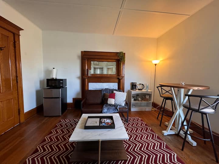 Quaint Studio In A House Co-op - Syracuse University, Syracuse