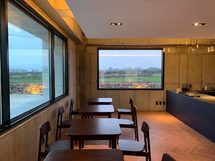 하도36 1인실(b) - South Korea